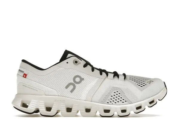 On Running Cloud X Sneakers - White/black