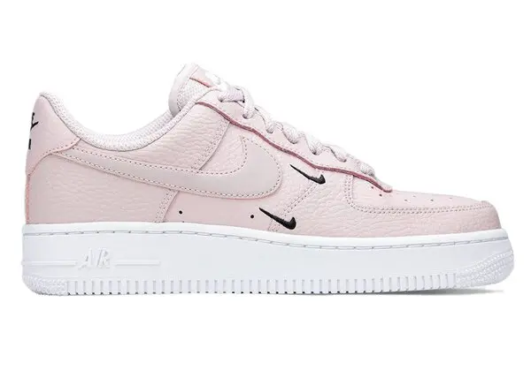 Nike Air Force 1 Low '07 Essential Sneakers
