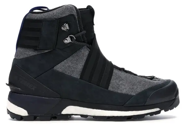 Adidas Tracefinder Xhibitionin