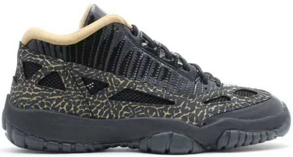 JORDAN 11 Retro Low Ie Sneakers - Black/metallic Gold