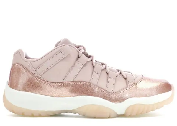 JORDAN 11 Retro Low Top Sneakers