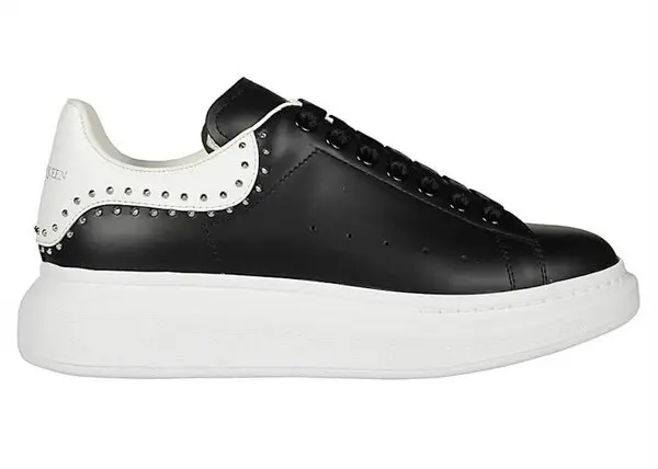 Alexander McQueen Oversized Studded Sneakers - Black/white