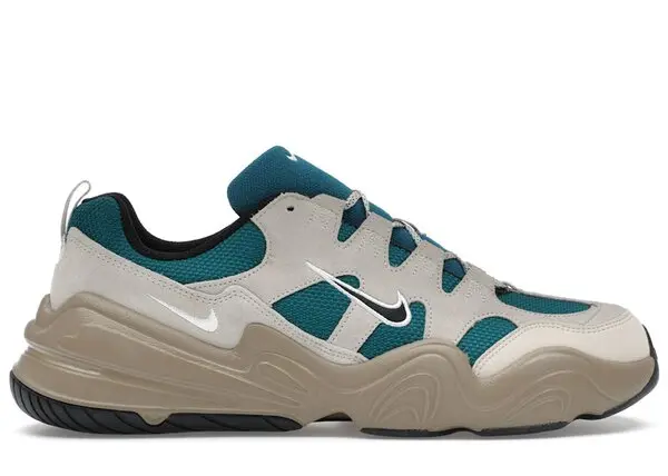 Nike Tech Hera Sneakers