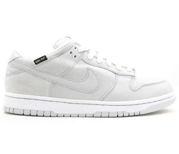 Nike Dunk Low Wp Medicom 5 Goretexin Sneakers - Neutral Grey