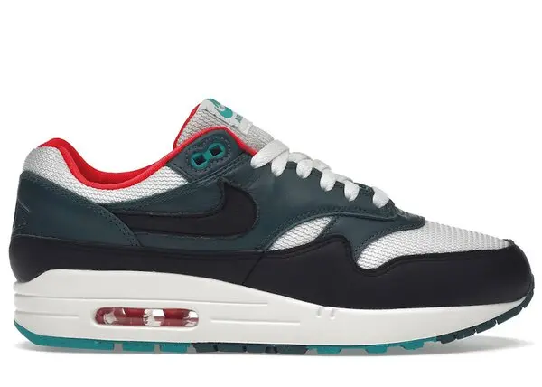 Nike Max 1 Lebron James Liverpool F.c. Sneaker - White/black/varsity Red