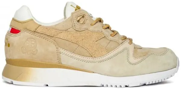 DIADORA V7000 Footpatrol Macchiato Sneakers - Beige Chai Tea