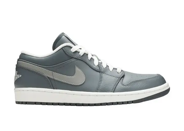 JORDAN 1 Low Sneakers