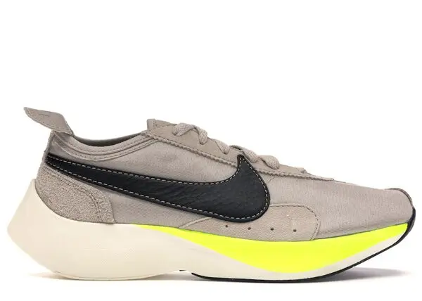 Nike Moon Racer Sneakers - String/black/sail