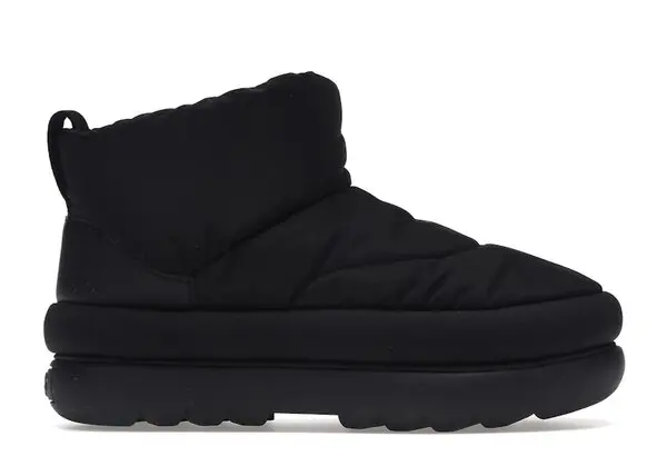 UGG Classic Maxi Mini Boots - Black