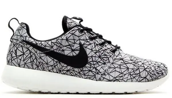 Nike Roshe Run Geometric Sneakers