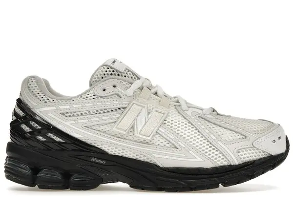 NEW BALANCE 1906r Comme Des Garcons Hommein Sneakers - White/black