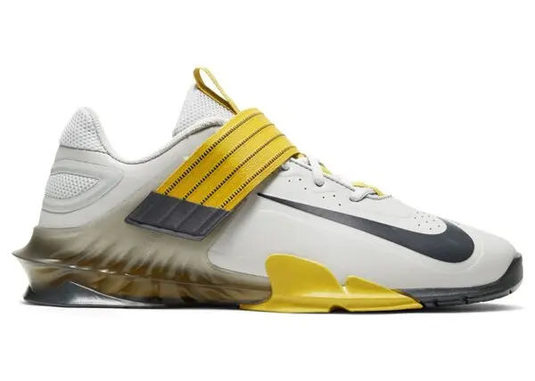 Nike Savaleos Sneakers