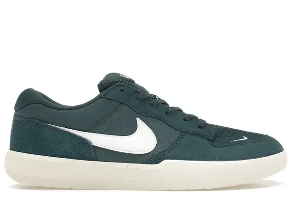 Nike Low Top Sneakers - Ash Green/sail