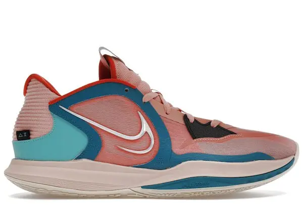 Nike Kyrie Low Sneakers