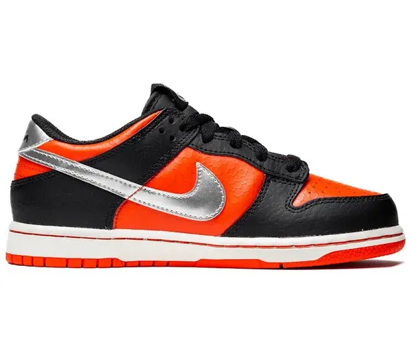 Nike Dunk Low Se Martian Sneakers
