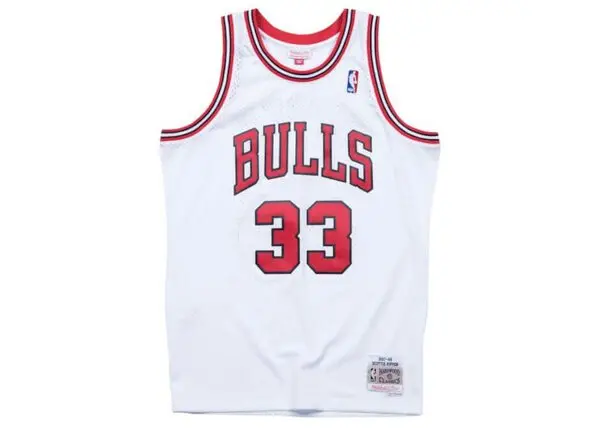Mitchell & Ness Chicago Bulls 1997-98 Scottie Pippen Swingman Jersey - White