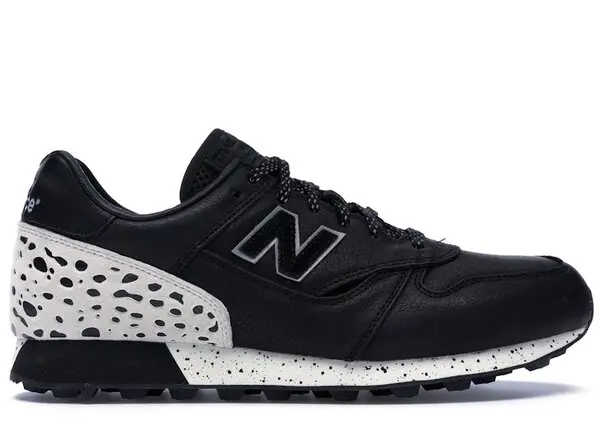 NEW BALANCE Trailbuster Sneakers - Black/white