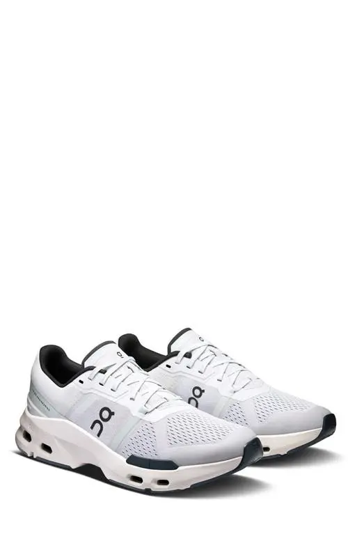 On Cloudpulse Training Shoe - Wolf/ Black