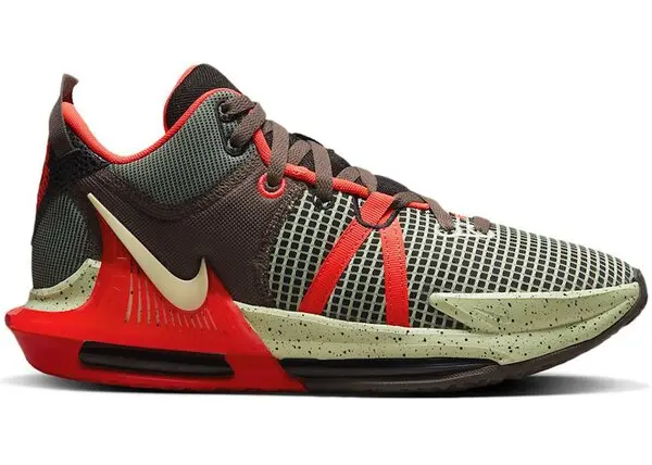 Nike Lebron Witness Sneakers