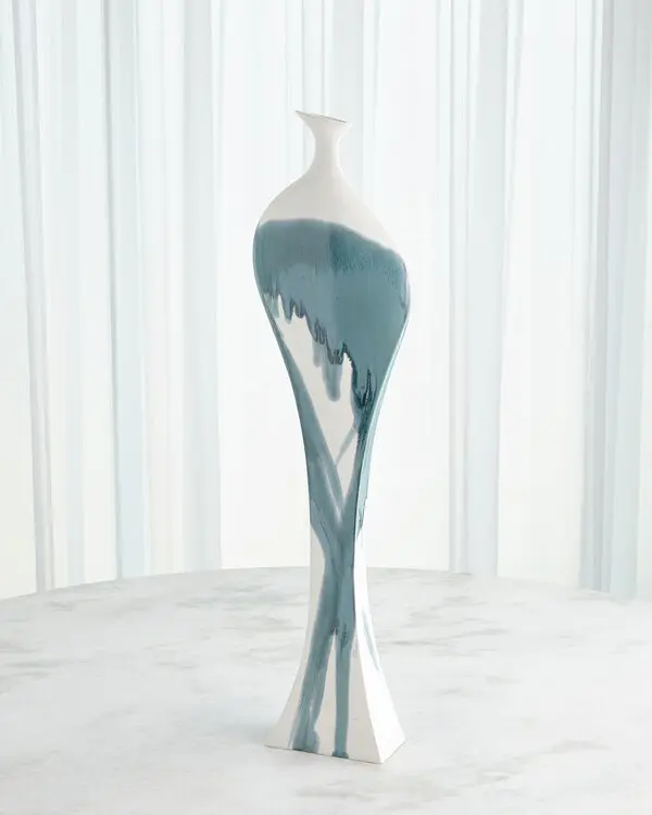 GLOBAL VIEWS Curvy Bottle- Large
