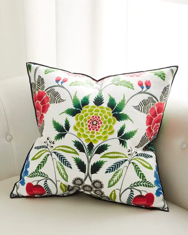 DESIGNERS GUILD White Brocart Decoratif Linen Cushion