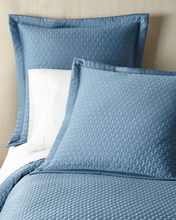 HOME TREASURES Trinity Quilted