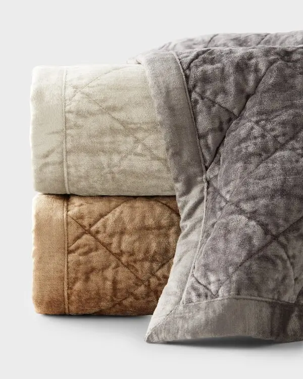 AMITY HOME Simona Velvet Quilt - Grey