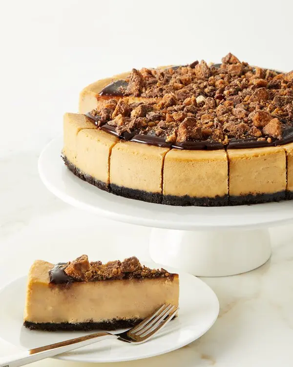 CHEESECAKE ROYALE Reese's Peanut Butter Cheesecake