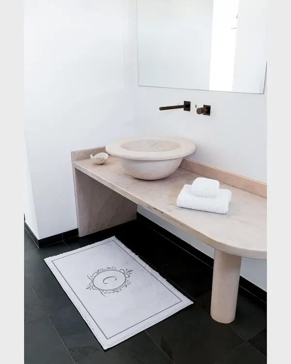 GRACCIOZA Egoist "c" Monogrammed Bath Rug - White/silver