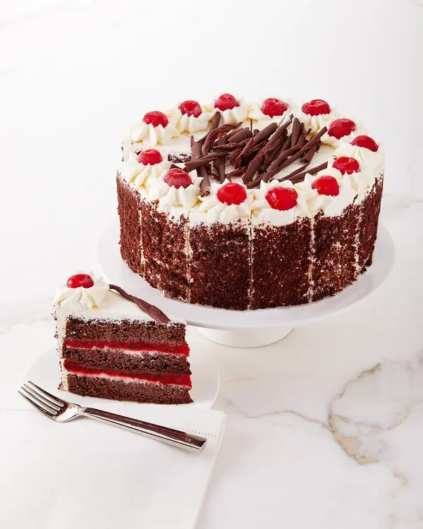 CHEESECAKE ROYALE Black Forest Cake