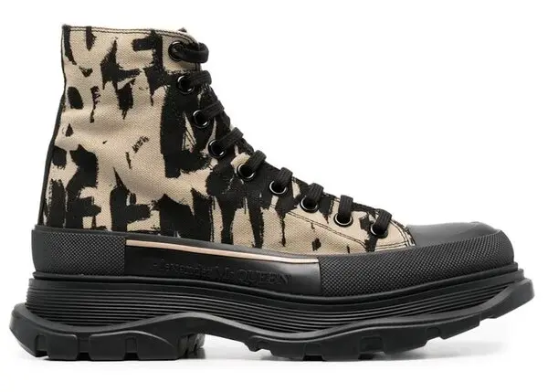 Alexander McQueen Graffiti Tread Slick Boots - Beige/black