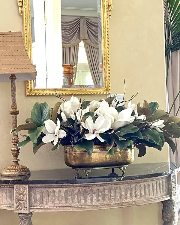 WINWARD HOME Magnolia Centerpiece