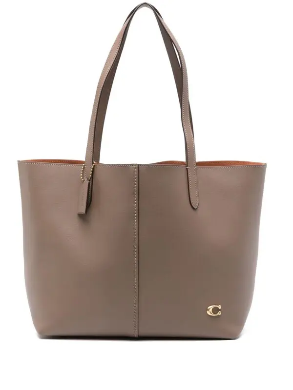 バッグ Coach Signature Brown Tote w/ Charm Coach Logo-Charm Tote Bag - Brown | Editorialist