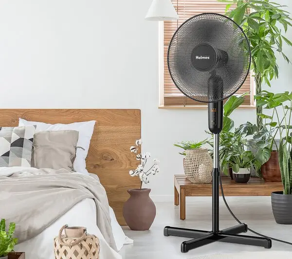 HOLMES 16' Oscillating 3-speed Digital Stand Fa N With Remote