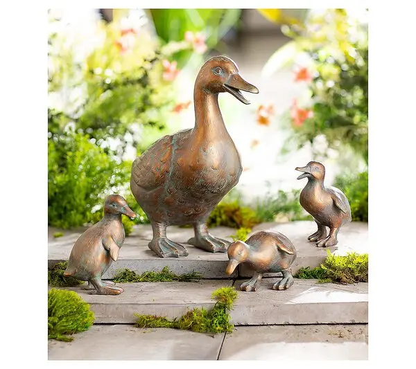 EVERGREEN Set Of 4 Duck Family With Mother And Hree Babies