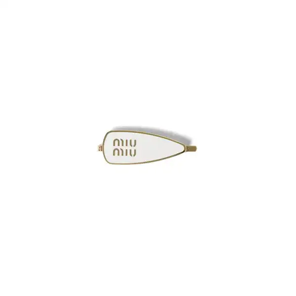 miu miu ロゴ入りヘアピン ホワイト White Enameled Metal Logo Brooch | Miu Miu - United States