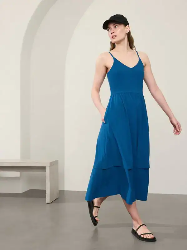 Athleta Elation V-Neck Hybrid Dress In Dark Lapis Blue - 40% Off |  Editorialist