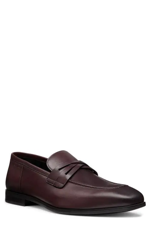 STUART WEITZMAN Simon Crisscross Loafer - Bordo