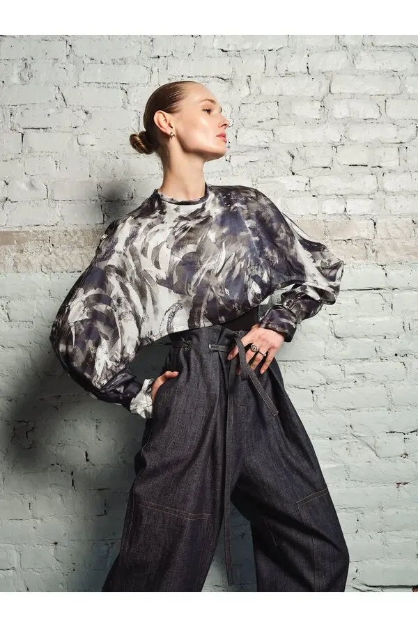 Yigal Azrouël Abstract Cape Top