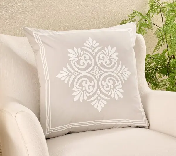 NORTHERN NIGHTS As Is Signature Medallion 20x 20 Dec Pillow