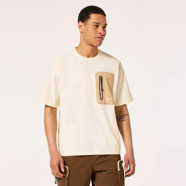 Oakley Latitude Utility Multi-Pocket Tee In White - 60% Off | Editorialist