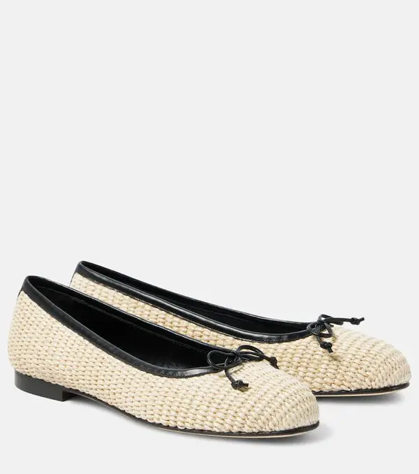 Manolo Blahnik Veralli Raffia Ballerinas - Beige