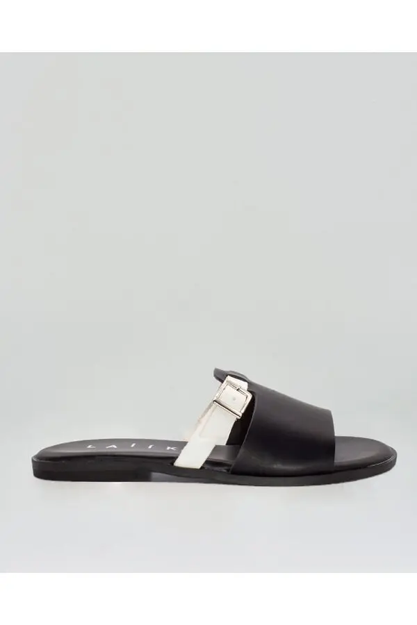 LAIIK Niki Leather Flat Sandal