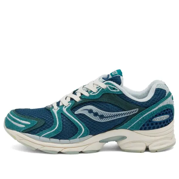 Saucony X Triumph 4 ‘nessie’ Sneakers