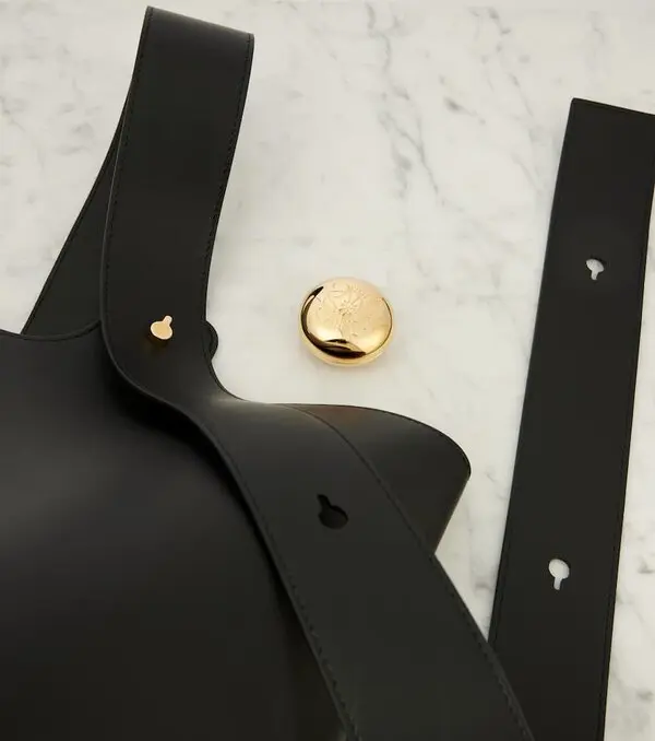 Loewe Pebble Medium Bucket Bag - Black