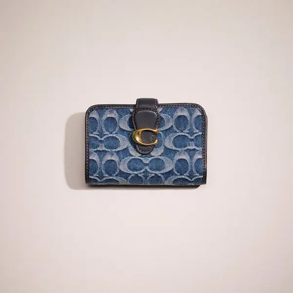 Coach Restored Tabby Medium Wallet In Signature Denim - Brass/indigo ...