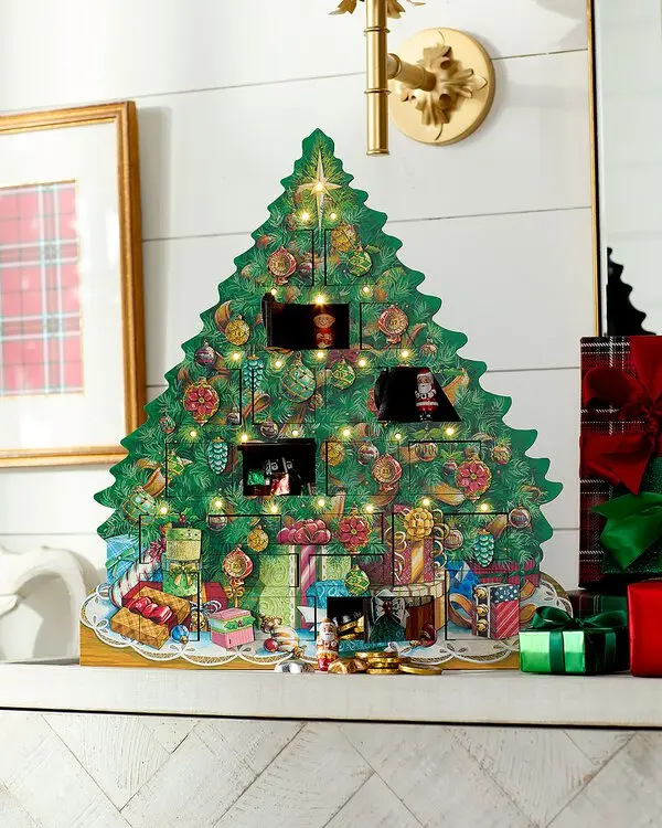 BYERS' CHOICE Musical Advent Tree With Lights