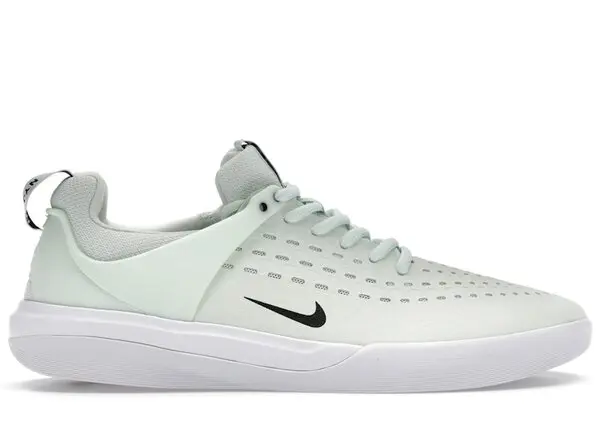 Nike Zoom Nyjah 3 Sneakers