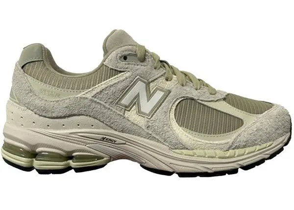 NEW BALANCE 2002r Lightin Sneakers - Green