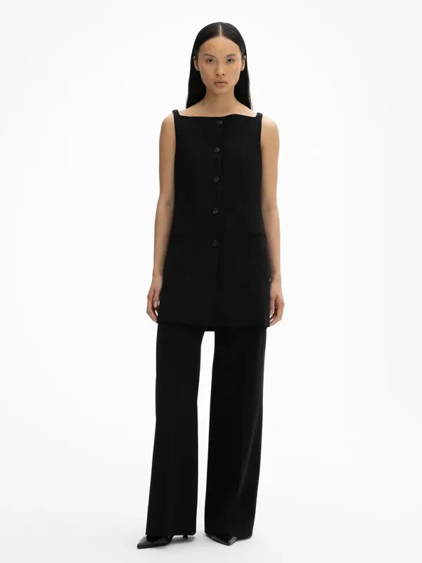HOUSE OF DAGMAR Tailored Sleeveless Top